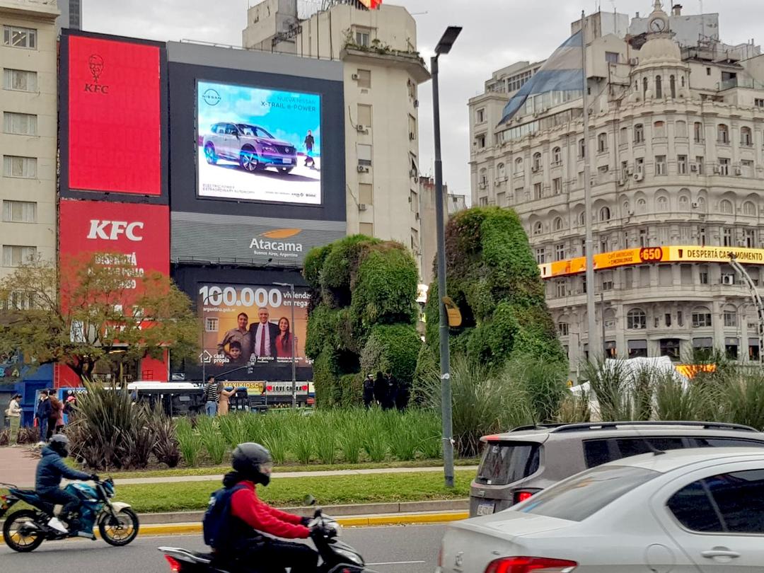 Amplifica tu Marca con Publicidad DOOH Programática | Beeyond